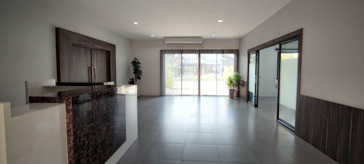 The Box Office - Studio | Movio Town